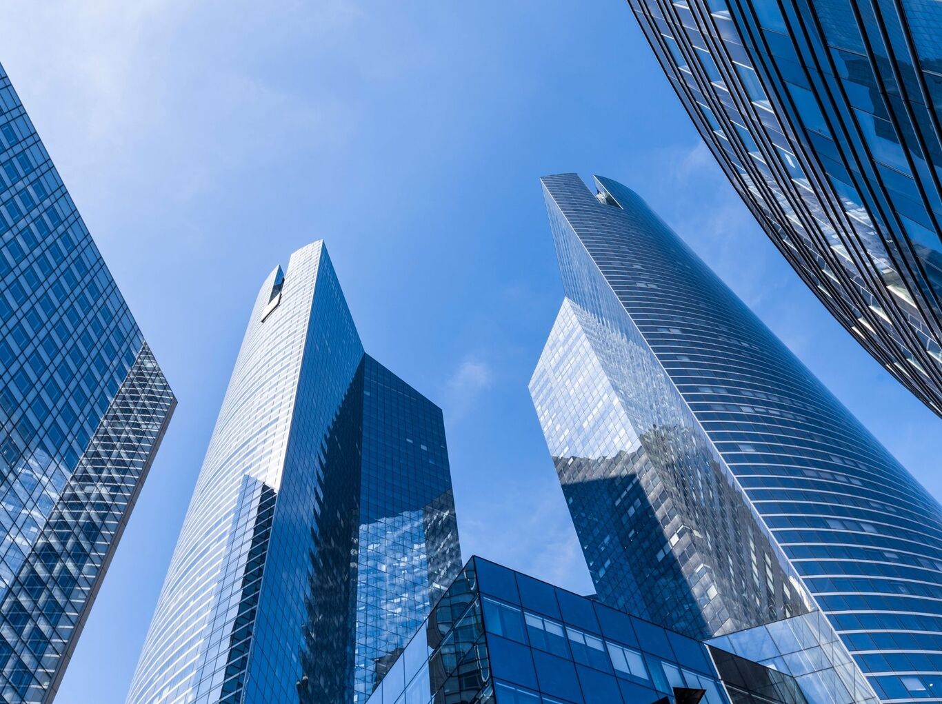 Discover Why Digital Operating Model Transforms Banks